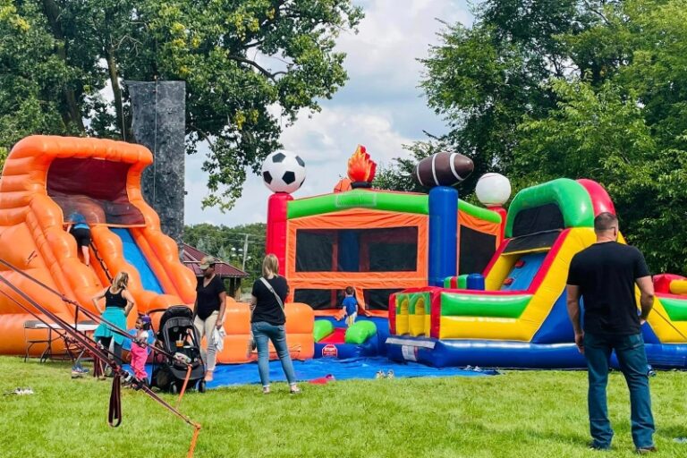 5 Inflatable Water Parks in Michigan - LittleGuide Detroit