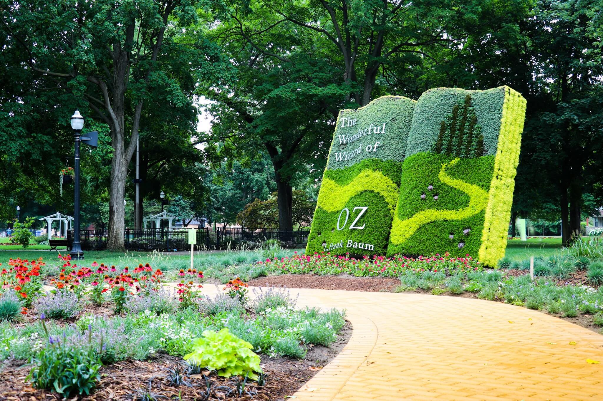 FREE Wizard of Oz Inspired Garden In Holland - LittleGuide Detroit