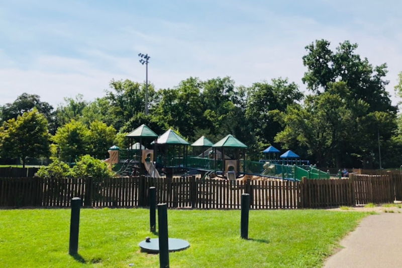 Fenced In Playgrounds In The Metro Detroit Area – LittleGuide Detroit