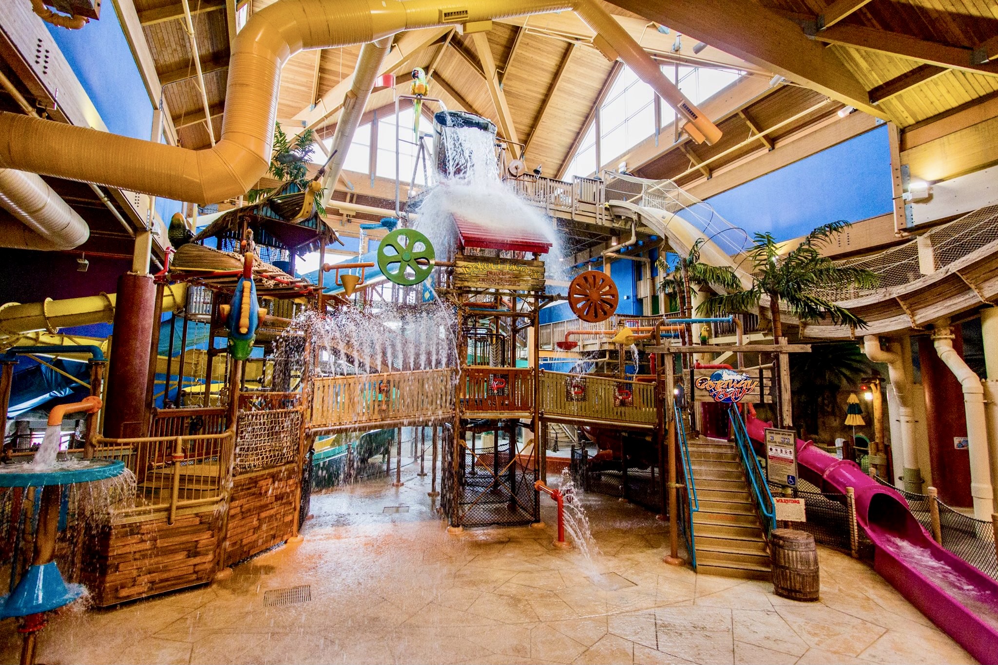 Plan a Spring Break getaway at Castaway Bay - LittleGuide Detroit