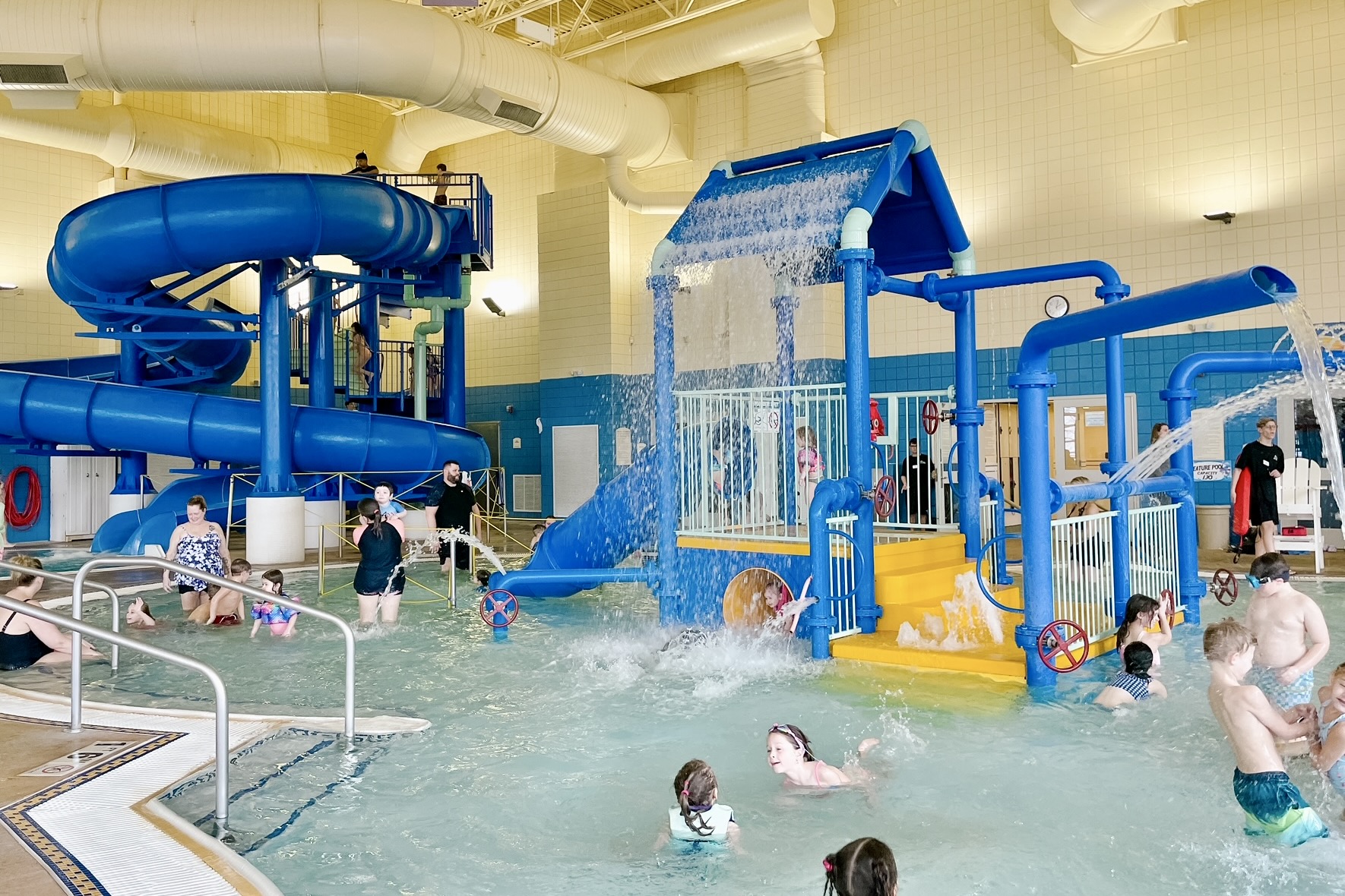 Have a Spring Break Staycation At These Indoor Pools and Waterparks ...