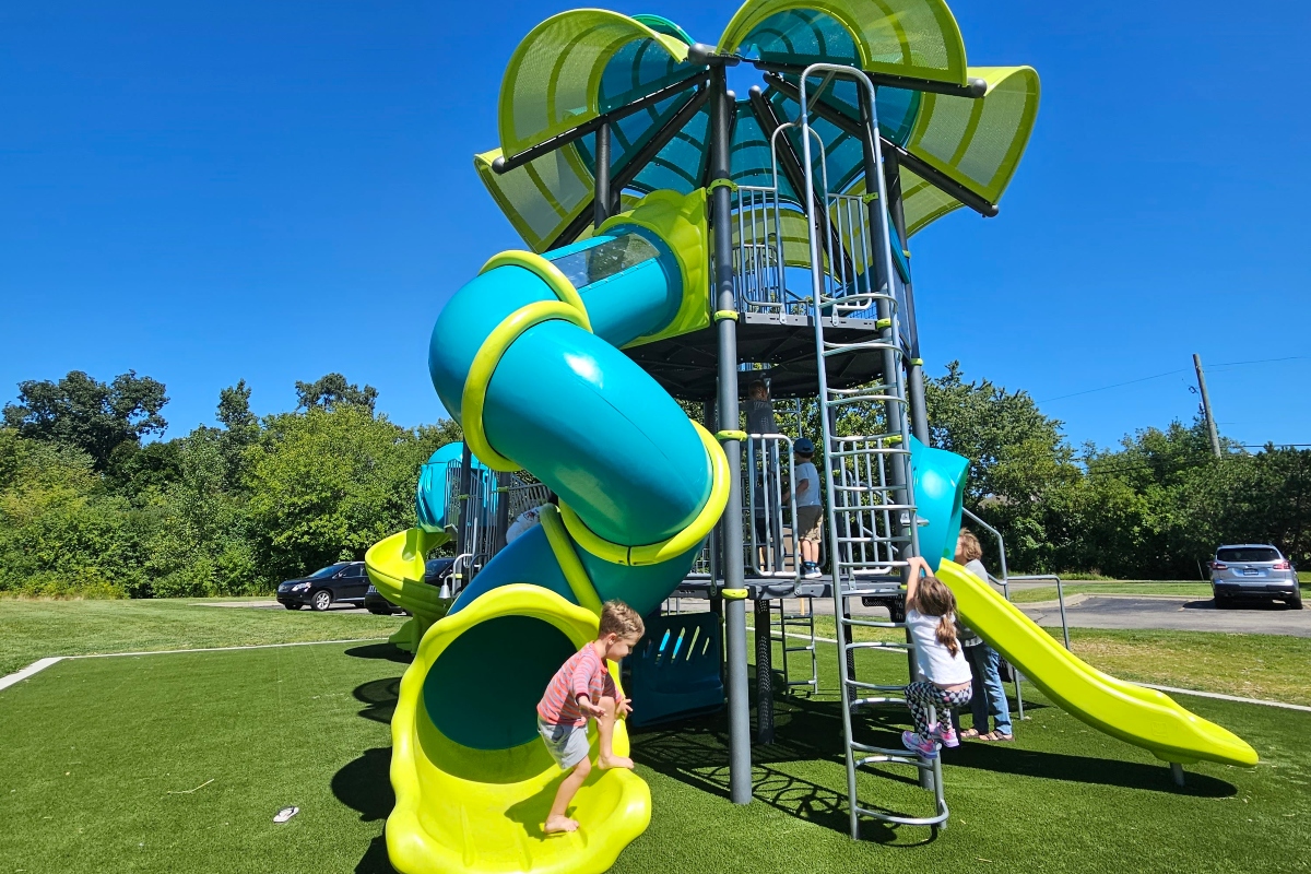 TOP REASONS TO VISIT TROY THIS SUMMER - LittleGuide Detroit