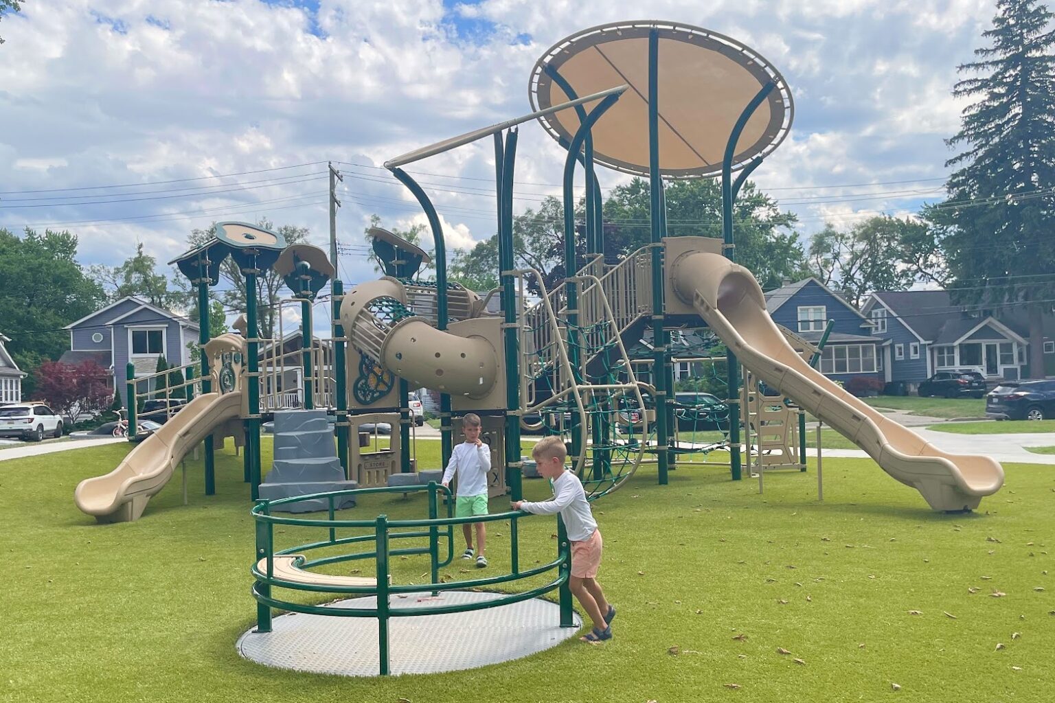 8 COOL PLAYGROUNDS TO VISIT IN ROYAL OAK - LittleGuide Detroit