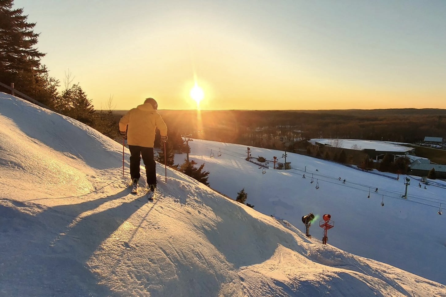 SNOWY ADVENTURES AWAIT AT PINE KNOB SKI RESORT - LittleGuide Detroit