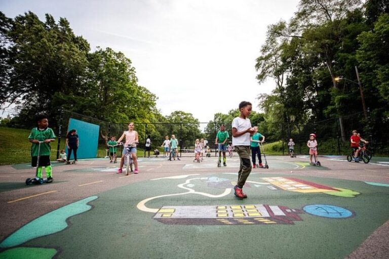 Family Fun Days - LittleGuide Detroit